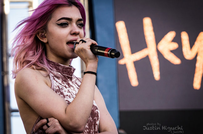 Hey Violet: From the Outside - medienMITTWEIDA